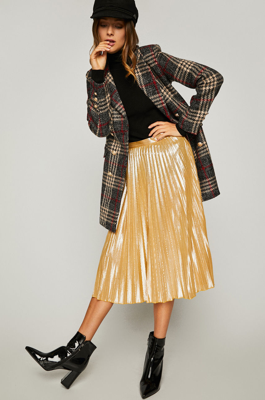 Fuste plisate versatile: cum sa le asortezi cat mai variat - Andreea Raicu