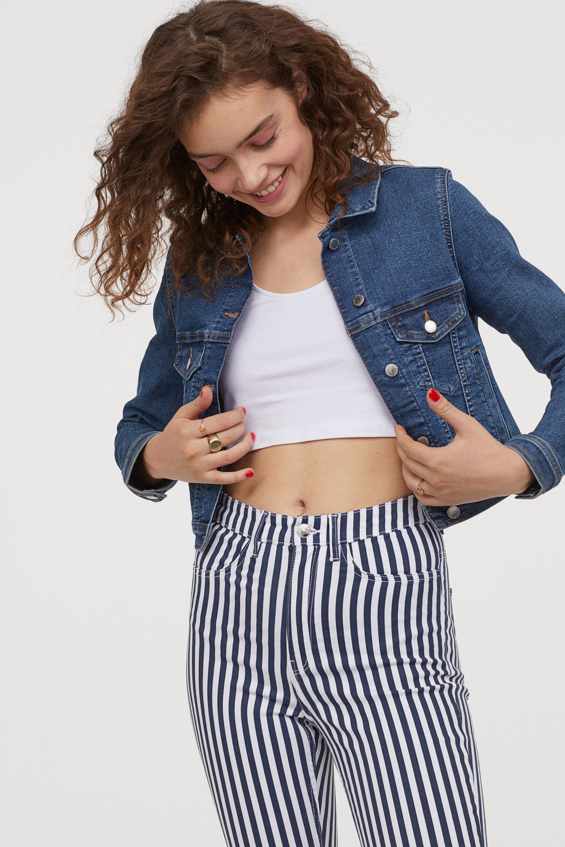 6 jachete de vara care te ajuta sa arati bine chiar si in zilele ploioase