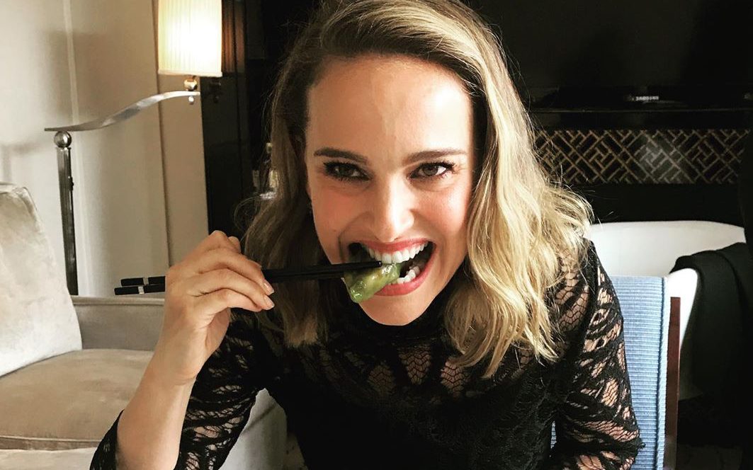 Ce gatesc celebritatile in autoizolare: 3 retete care te vor inspira sa ...