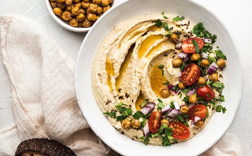 3 preparate pe care poti sa le gatesti cu o singura conserva de naut ...