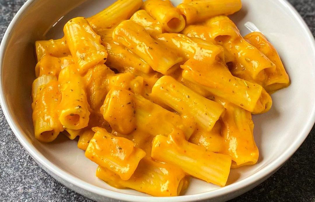 Paste cu dovleac copt si sos cremos de caju: Reteta vegana cu doar 10 ...