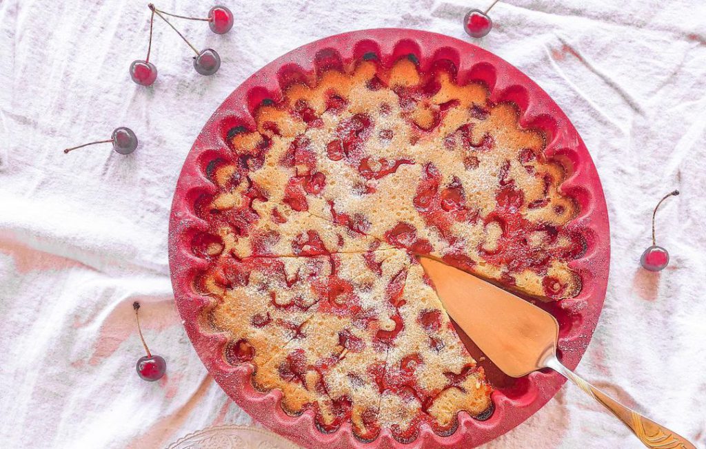 3 combinatii delicioase de clafoutis cu fructe de primavara - Andreea Raicu