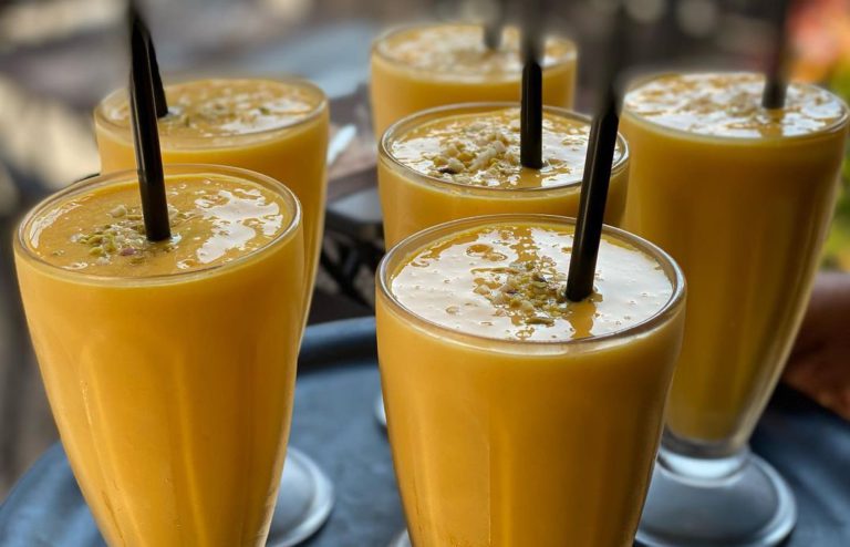 Mango Lassi, gustarea racoritoare si vegana perfecta pentru vara ...
