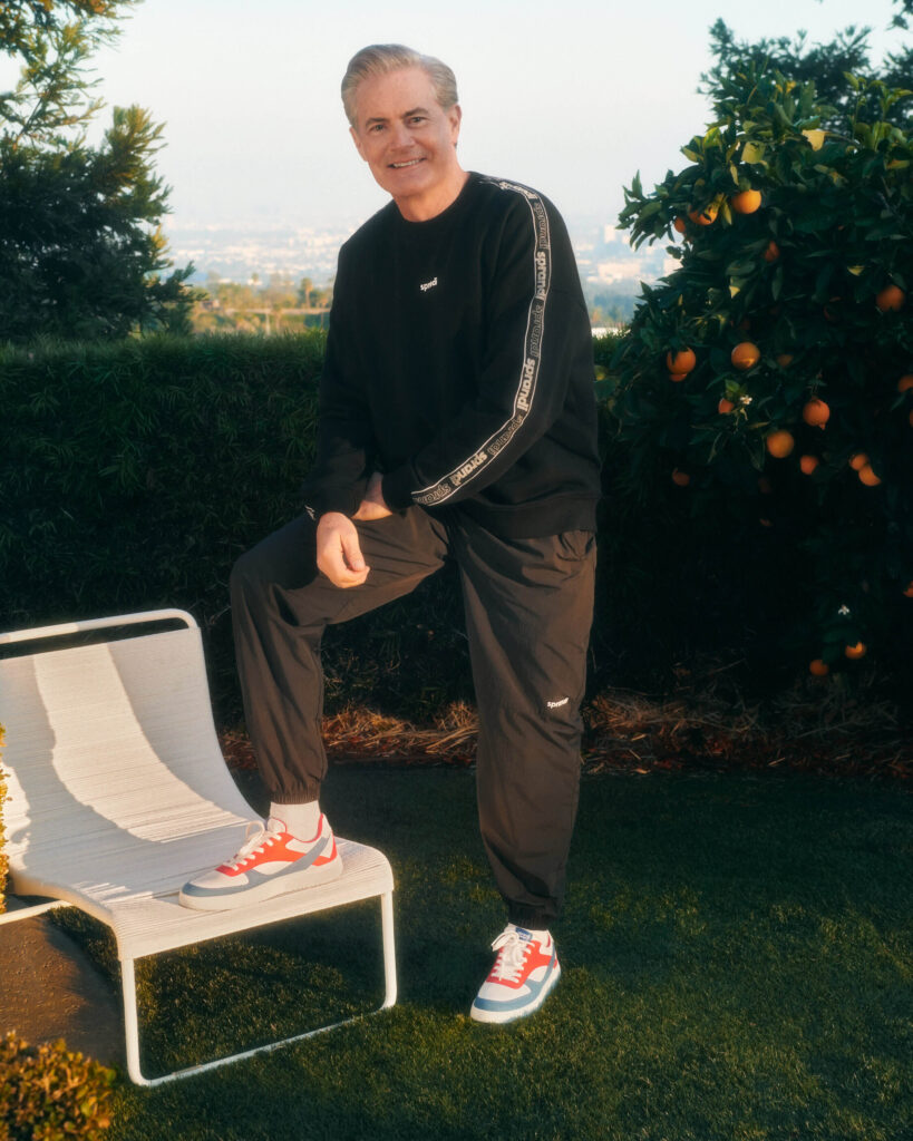 Modelul iconic de adidasi purtati de celebritati revine in colectia ...