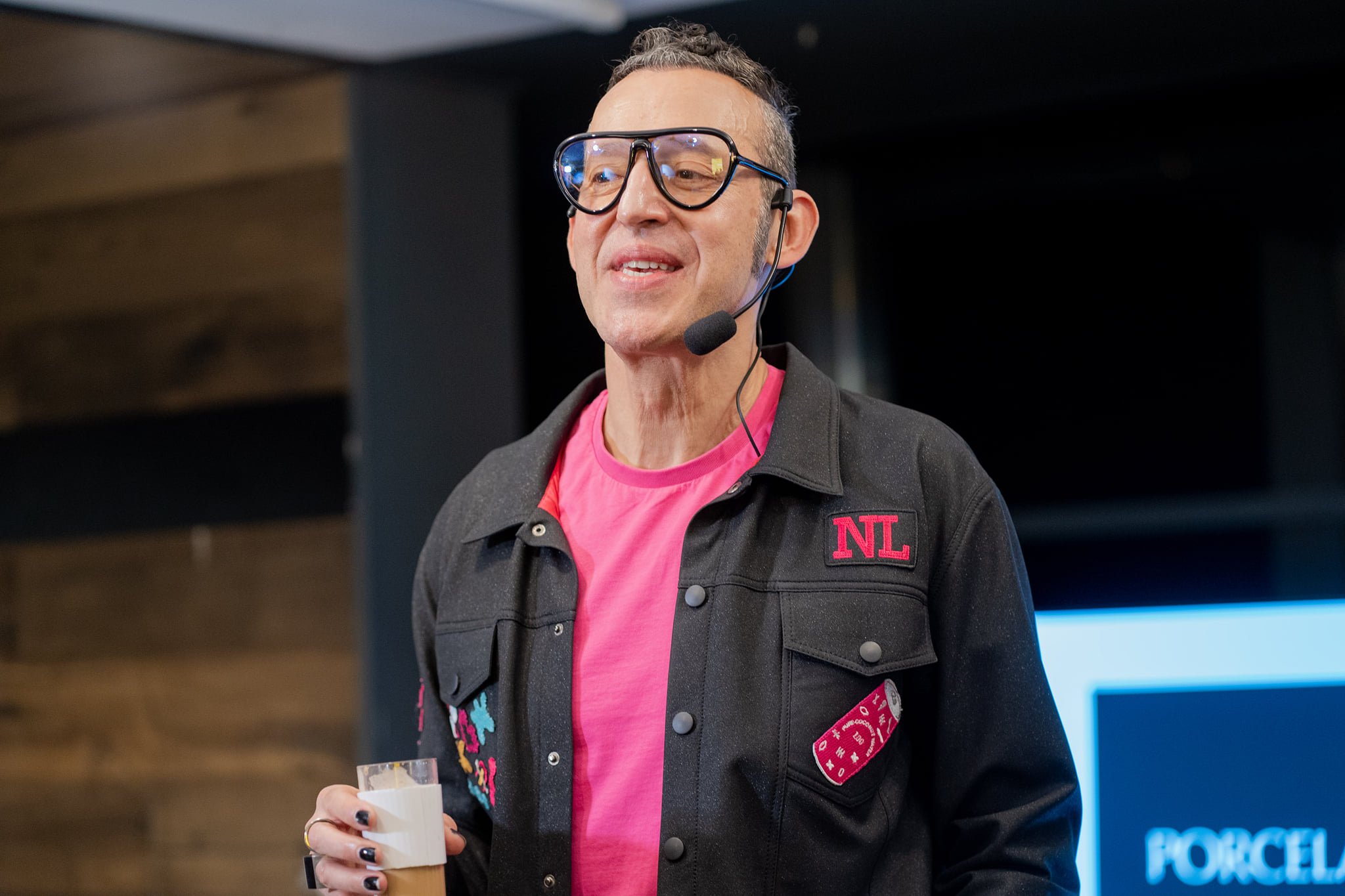 Designerul international Karim Rashid - a participat la lansarea celei ...