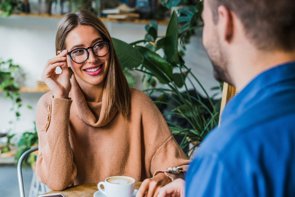 Un barbat isi poate da seama daca o femeie este infidela doar privind-o ...