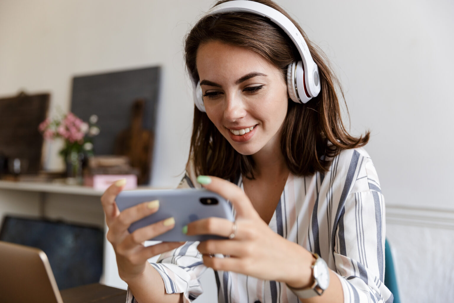 Am incercat Voxa, aplicatia pentru carti audio care te provoaca sa ...