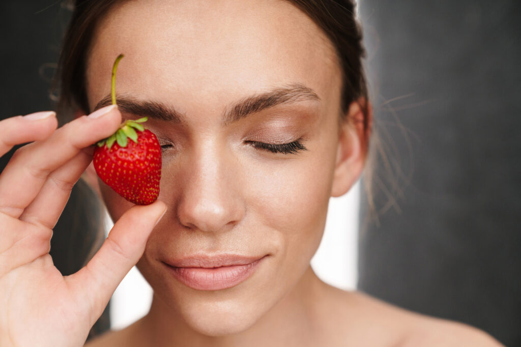 5 alimente bogate in pelargonidina, antioxidantul care incetineste ...