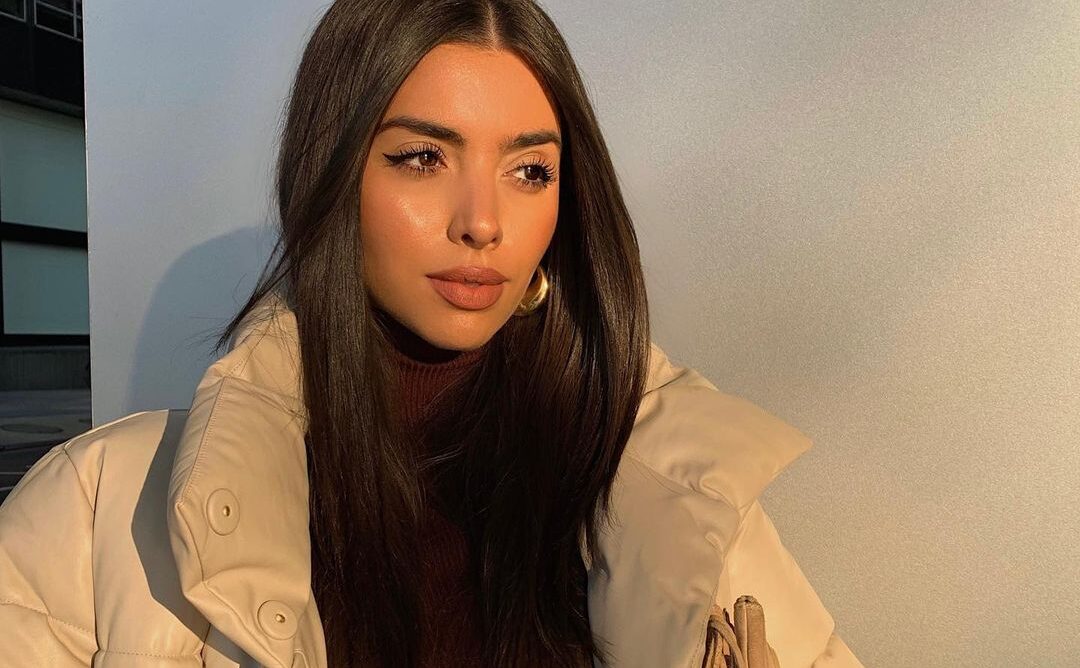 5 produse pentru par drept, perfect neted - Andreea Raicu